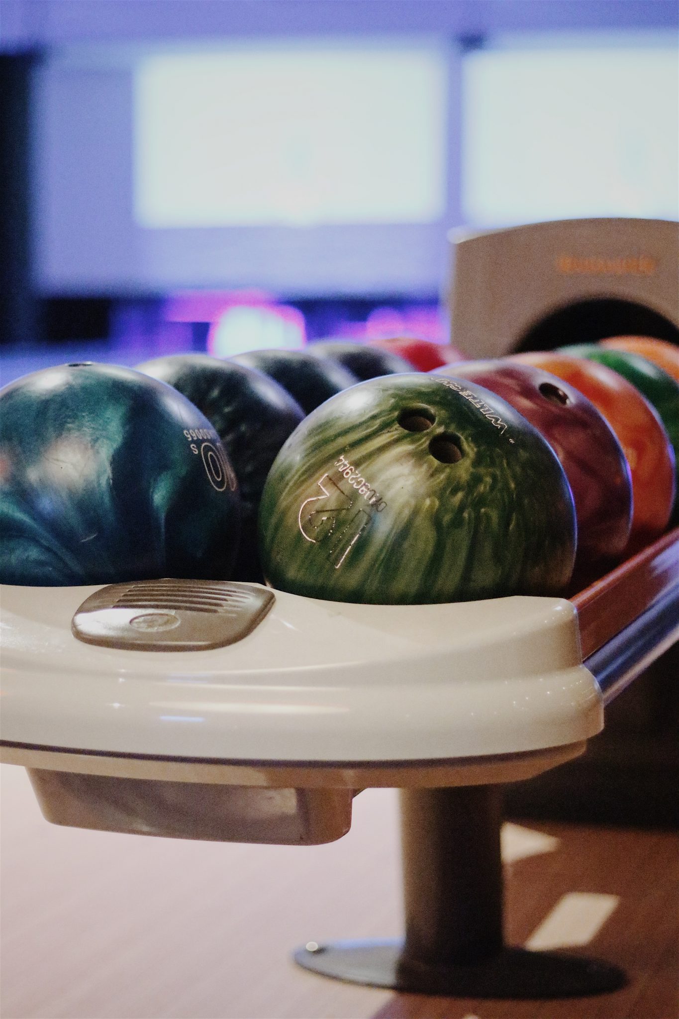 6 địa điểm chơi Bowling ở Sài Gòn - Ném tung âu lo muộn phiền! - 1 phút ...