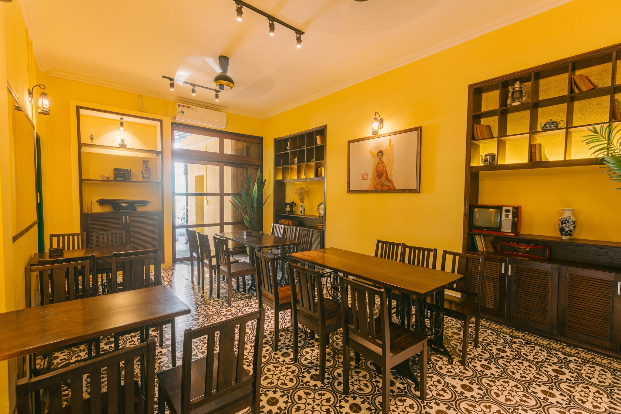 A Priori Coffee House - Mê mẩn bởi nét hoài cổ nhẹ nhàng xen lẫn giữa ...