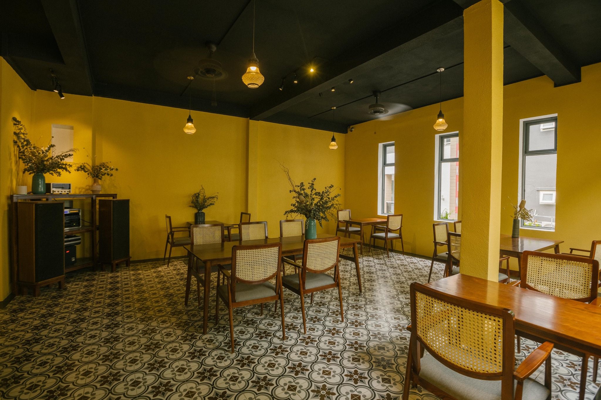 A Priori Coffee House - Mê mẩn bởi nét hoài cổ nhẹ nhàng xen lẫn giữa ...