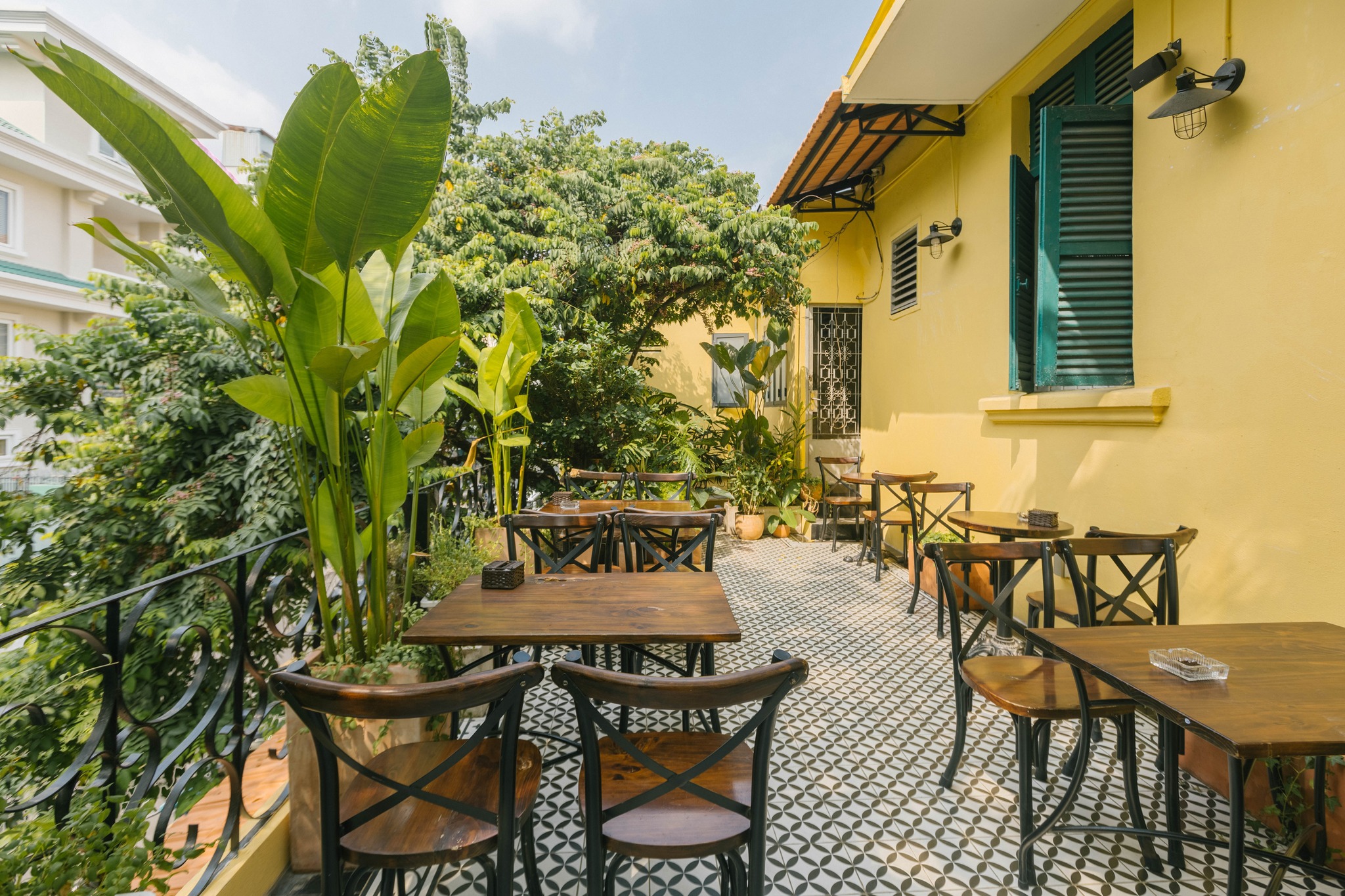 A Priori Coffee House - Mê mẩn bởi nét hoài cổ nhẹ nhàng xen lẫn giữa ...