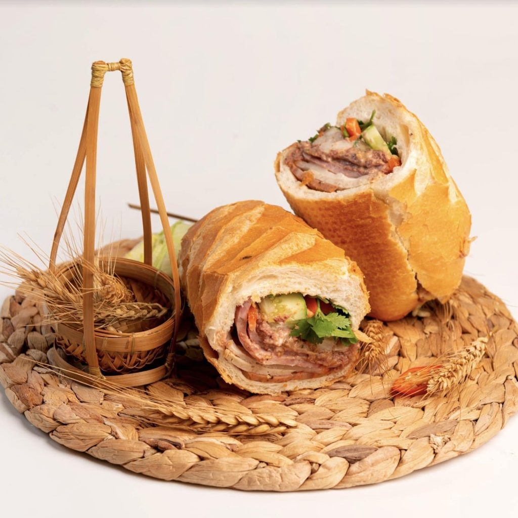 Bánh mì Huynh Hoa - tiệm bánh mì "Hạng Thương Gia" tại Quận 1