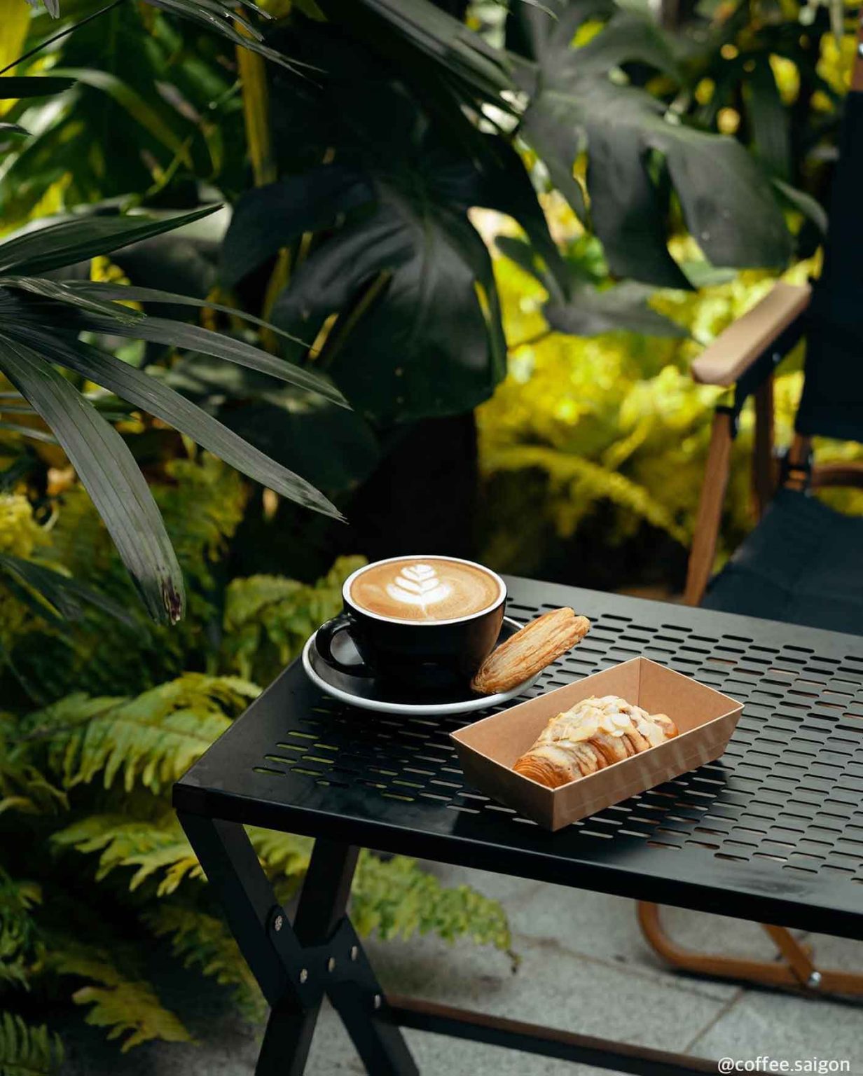 Kalita Kafé - Quán cà phê độc đáo bên bờ Trường Sa - 1 phút Sài Gòn