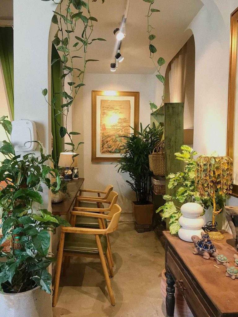 Quán cà phê Leng Keng - chốn thanh bình giữa lòng phố thị - 1 phút Sài Gòn