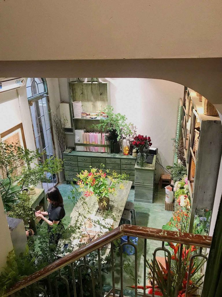 Quán cà phê Leng Keng - chốn thanh bình giữa lòng phố thị - 1 phút Sài Gòn