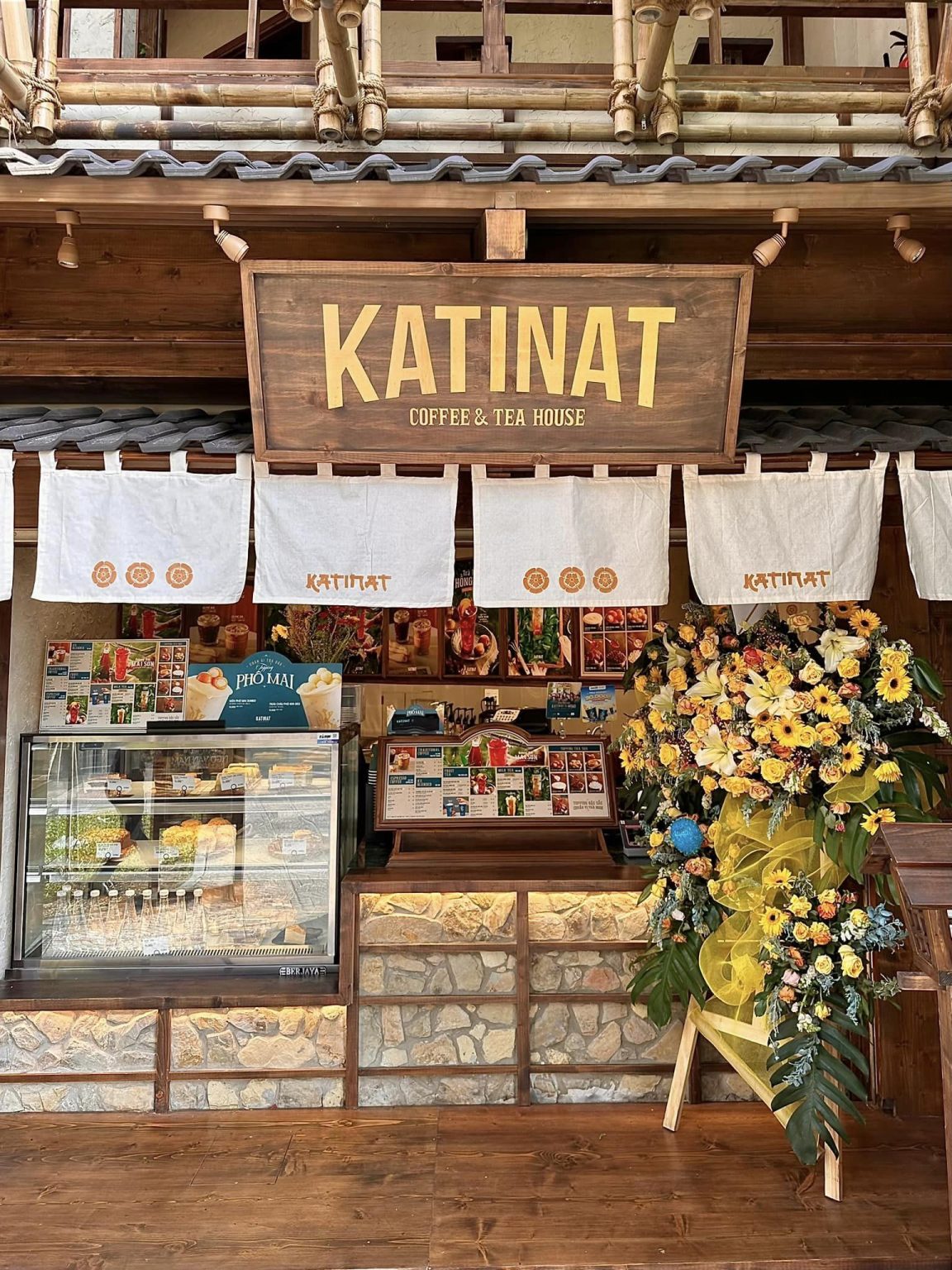 Katinat Tokyo mang cả xứ sở hoa anh đào Nhật Bản vào quận 1 - 1 phút ...