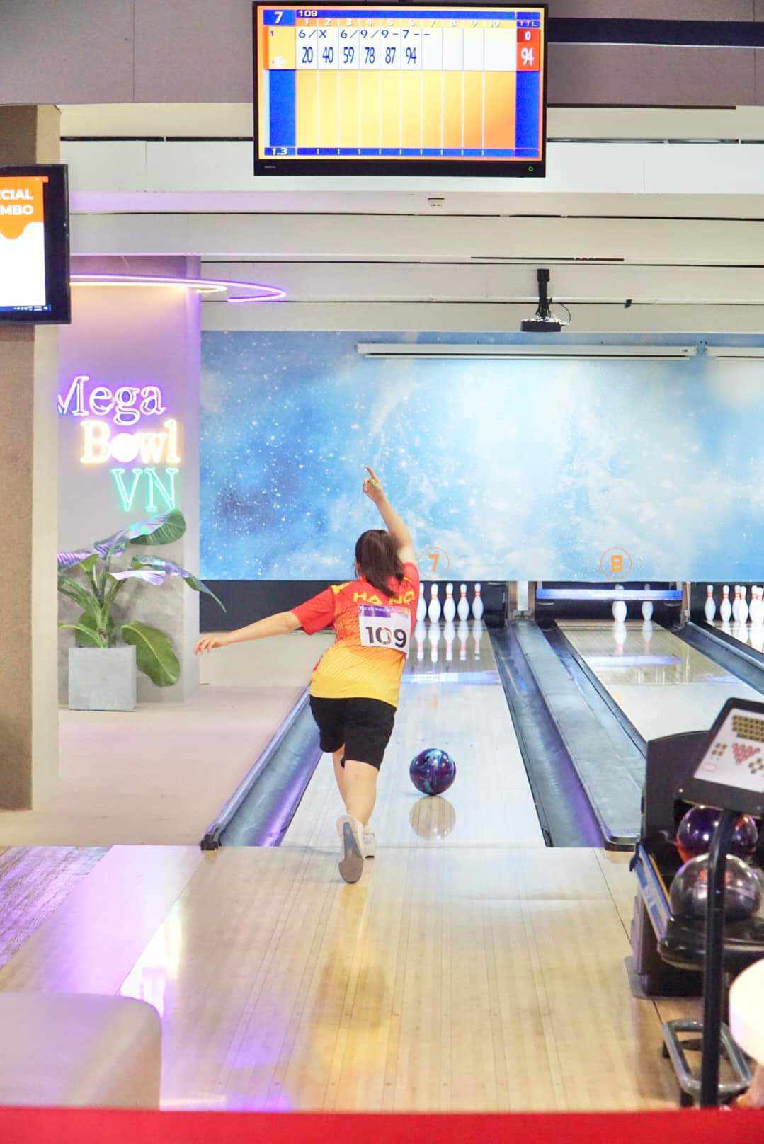 Lập Kèo Cùng Bạn Bè "Ném Đổ" Các Địa Điểm Bowling Giá Rẻ Sài Gòn Cực ...