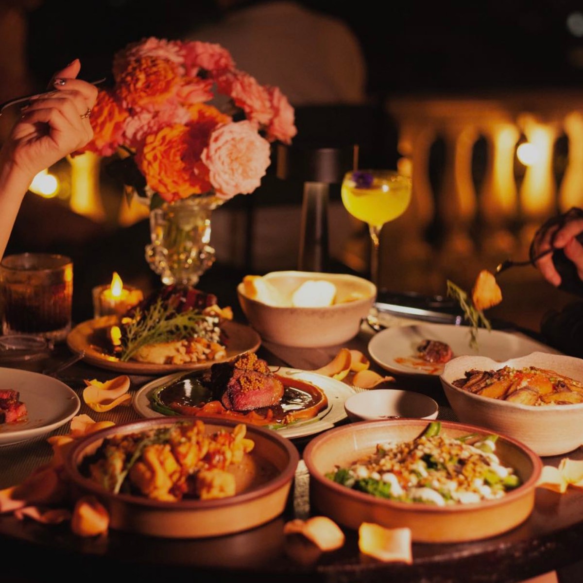 Khám Phá Sài Gòn: 04 Địa Điểm Eatery Bar Hẹn Hò Lãng Mạn Dành Cho Bạn ...