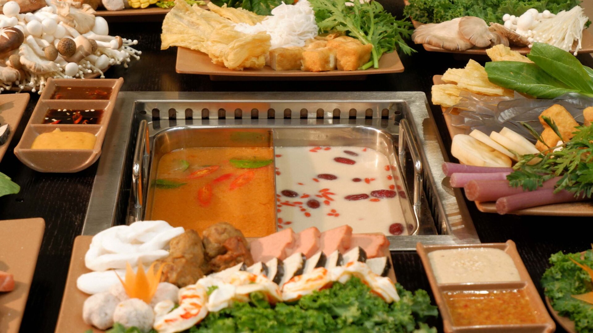 7 Địa điểm Buffet lẩu rau TPHCM ngon nhất hiện nay - 1 phút Sài Gòn
